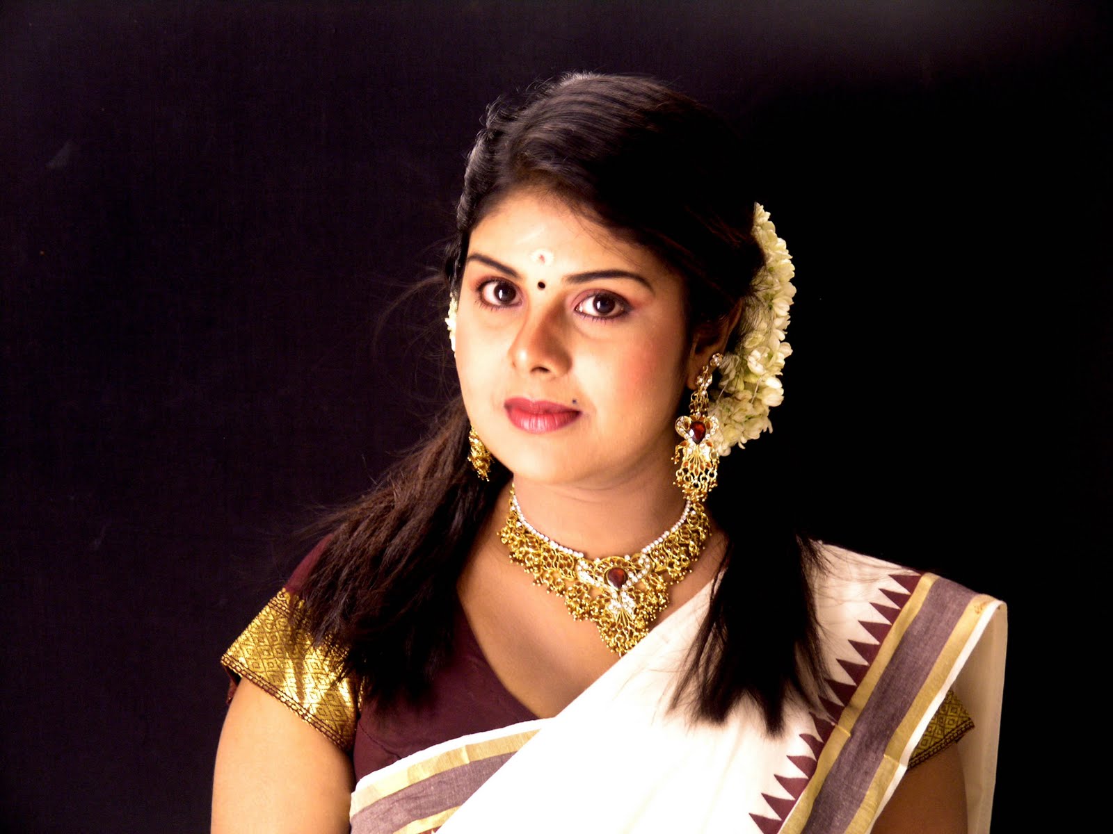 KIRAN RATHOD: INDIAN ACTRESS SHIVANI UNSEEN IMAGES NEWS WIKI PHOTOS ...