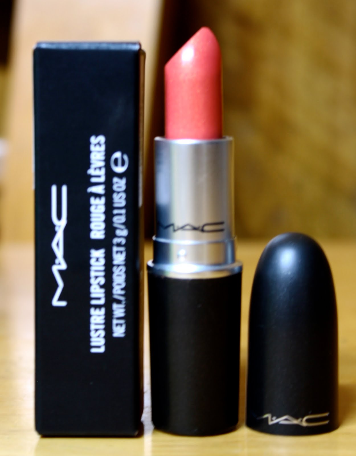 PRODUCT SPOTLIGHT: MAC LUSTRE LIPSTICK IN FRESH SALMON