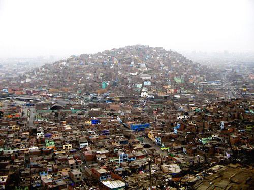 HABITAR: EL "BOOM" DE LA AUTOCONSTRUCCIÓN EN EL PERÚ