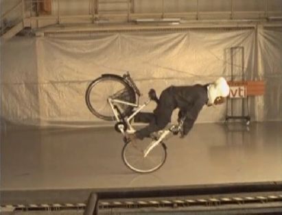 POSITIVO ESPRESSO: Invisible Bike Helmet