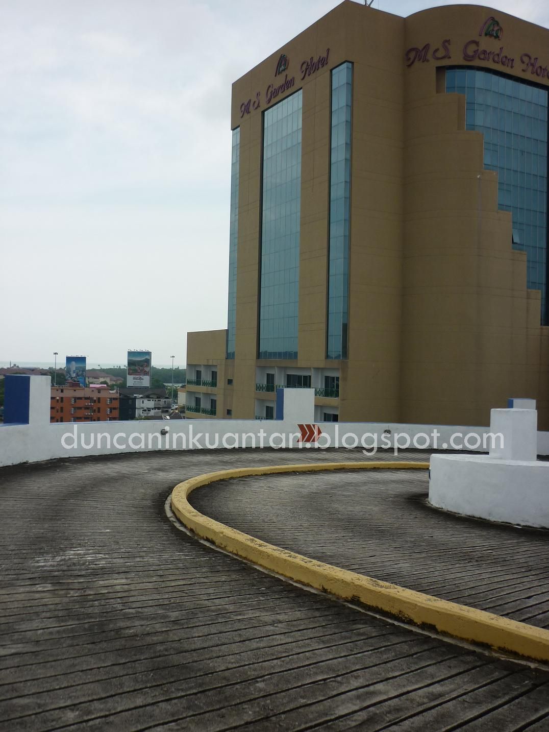 *The KUANTAN blog*: Berjaya Megamall roof, Kuantan