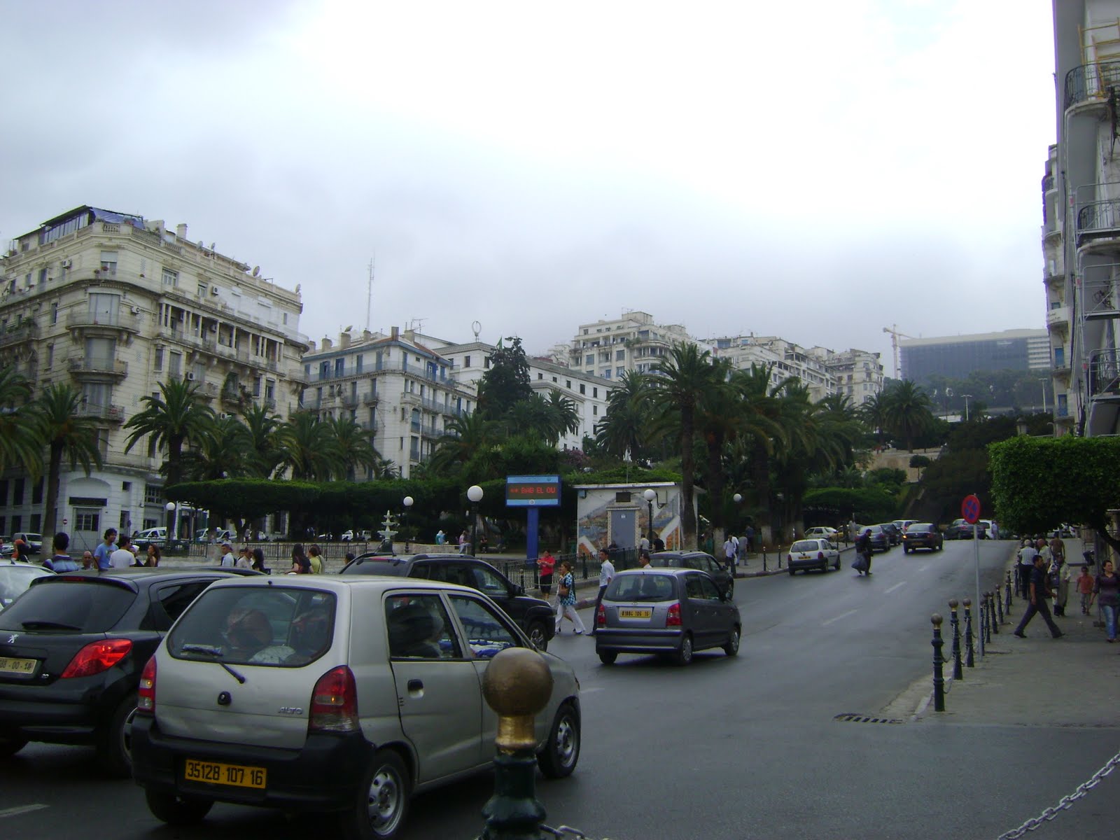 MES PHOTOS: Des place en alger centre