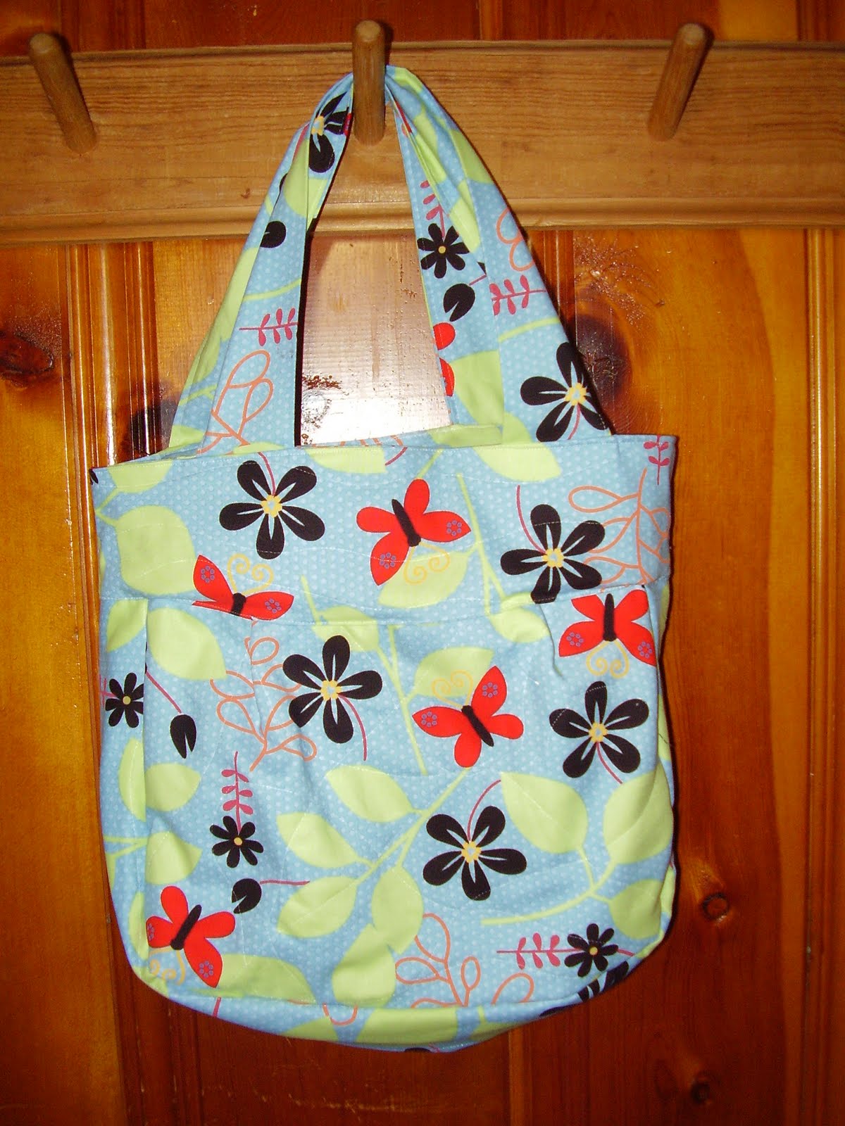 Sewing and Growing: Gift Idea: The Folklore Bag