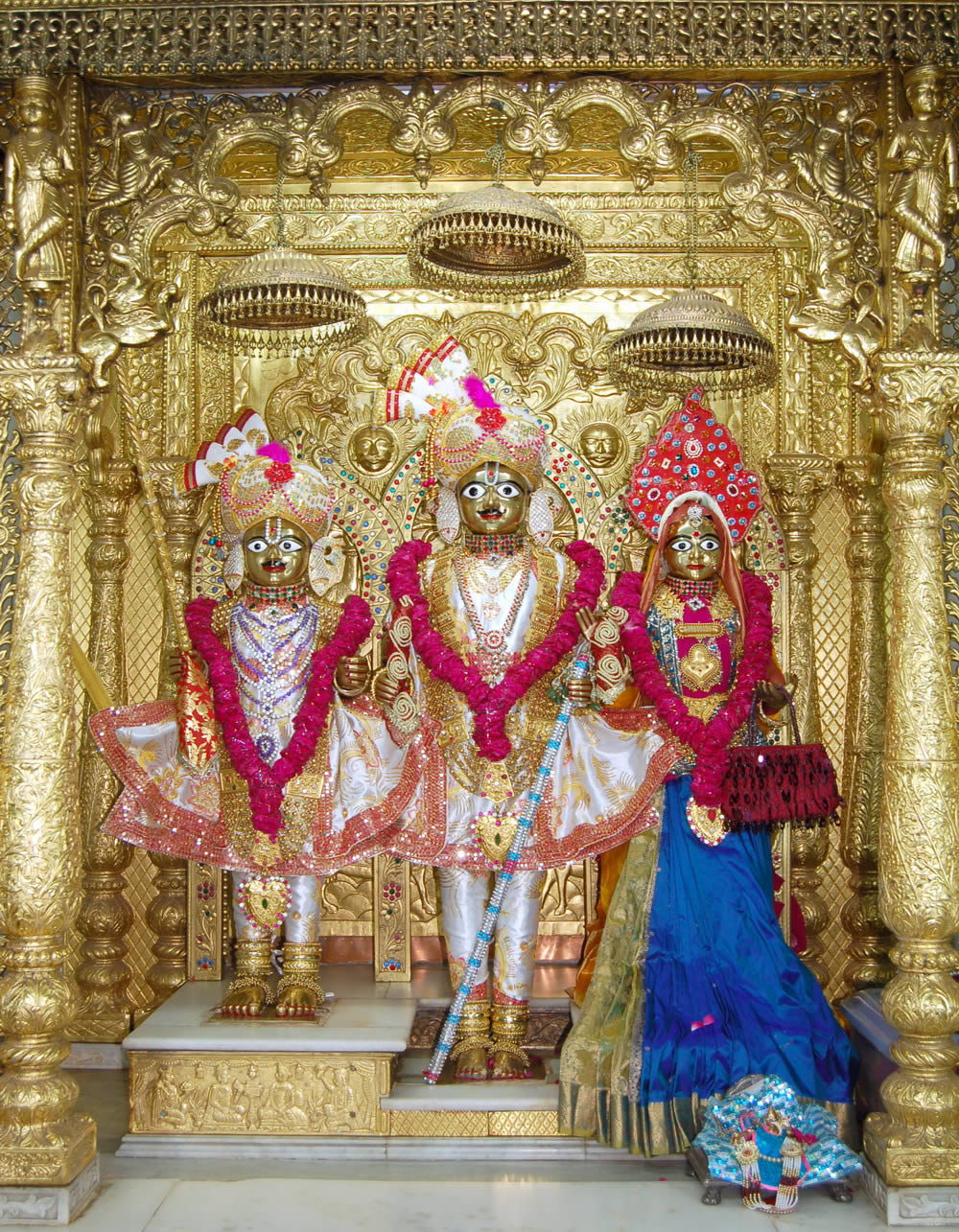 Daily Darshan Swaminarayan Tample: The Daily Darshan Of Shree ...