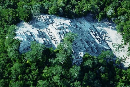 Tourism in real mexico - english version: Calakmul, mayan ruins at Campeche