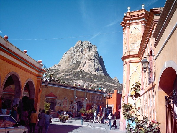 Tourism in real mexico - english version: Peña de Bernal , querétaro