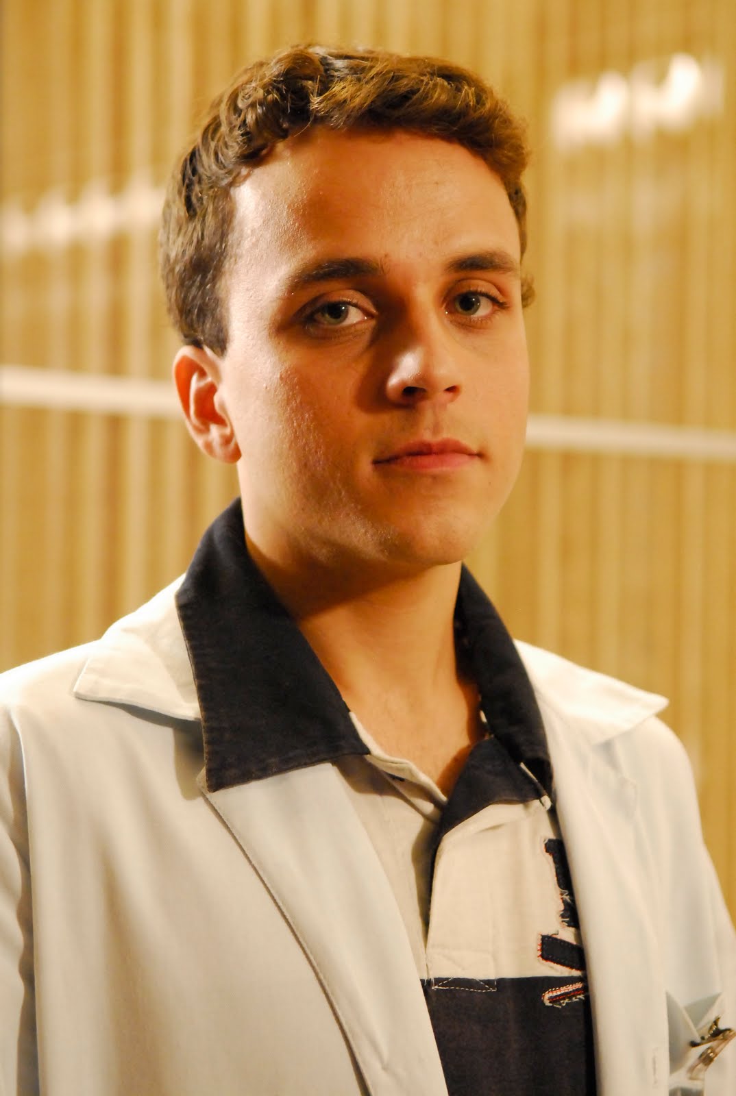 Classify Brazilian actor Paulo Vilela
