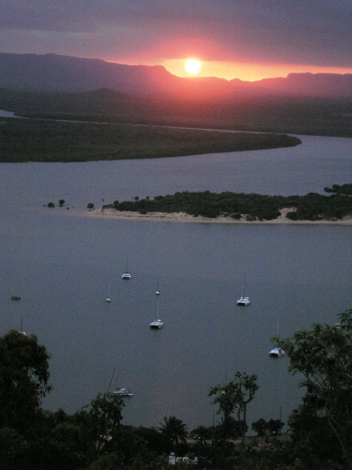 Travellin Oz! but off to NZ and USA SOON!: STILL in Cooktown Friday 3rd ...