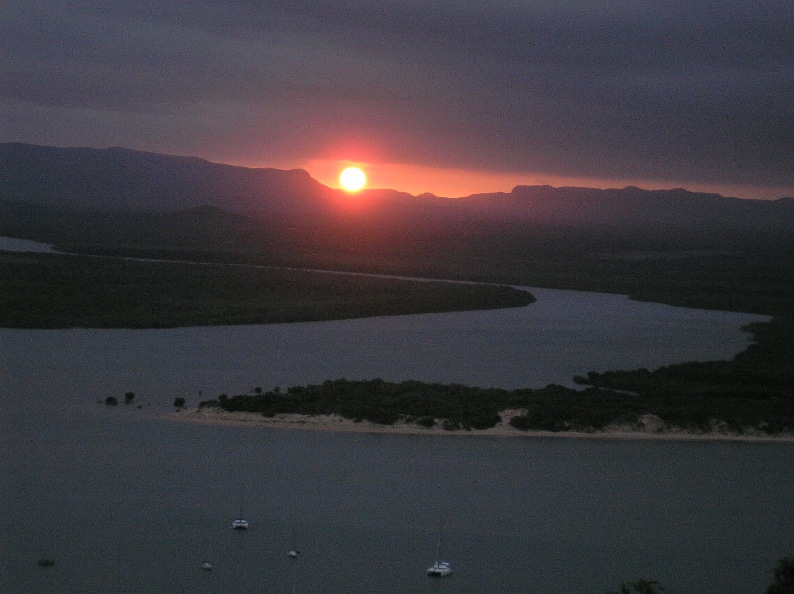 Travellin Oz! but off to NZ and USA SOON!: STILL in Cooktown Friday 3rd ...