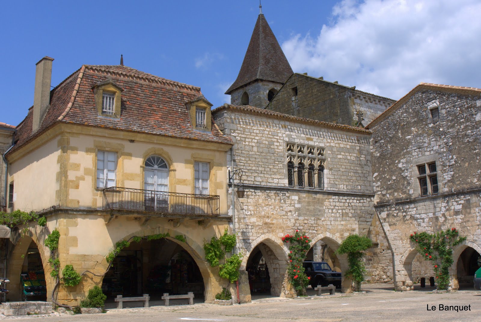 Dordogne daily pic: Corner of Monpazier