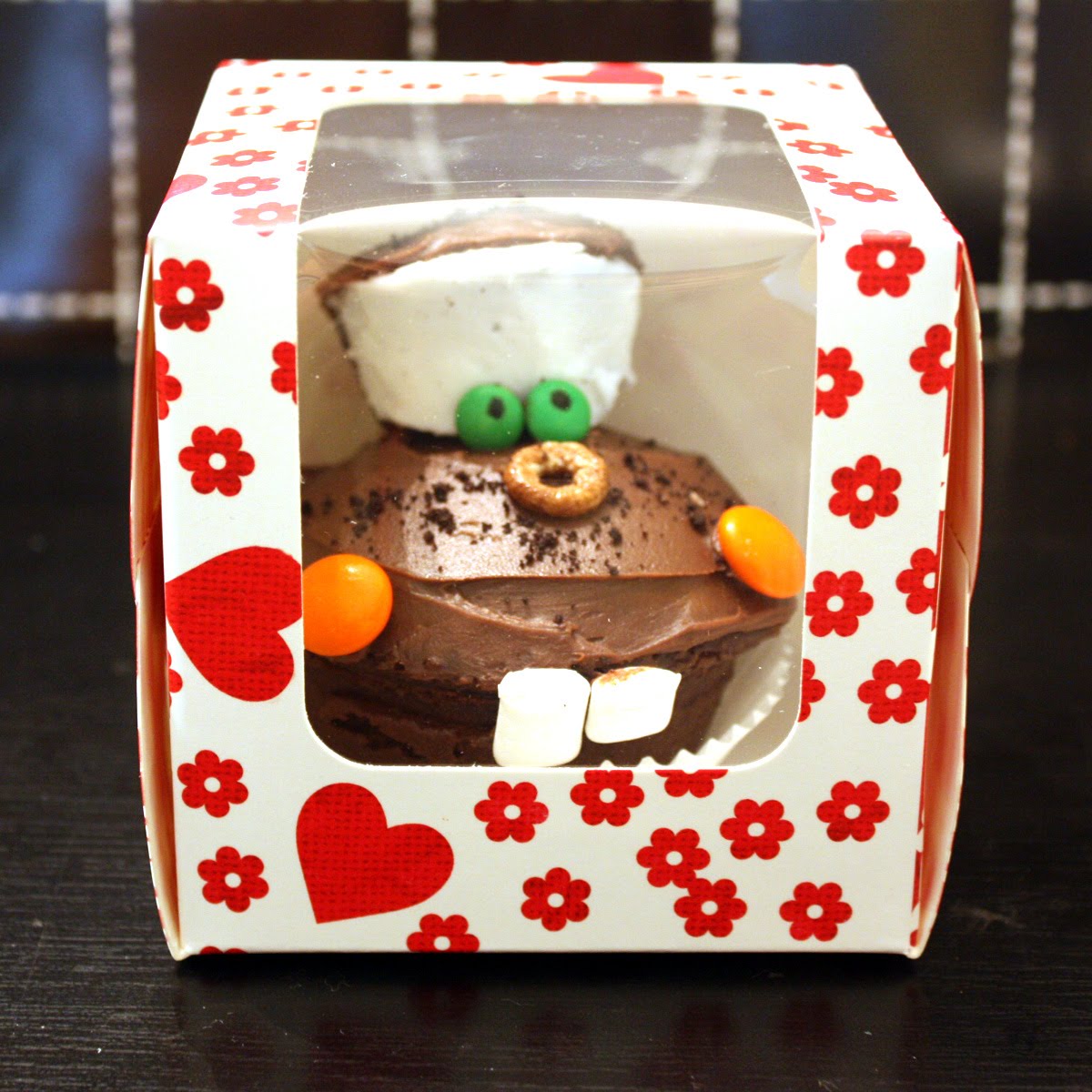 Sanny T Studio: Tow Mater Cake and Cupcakes