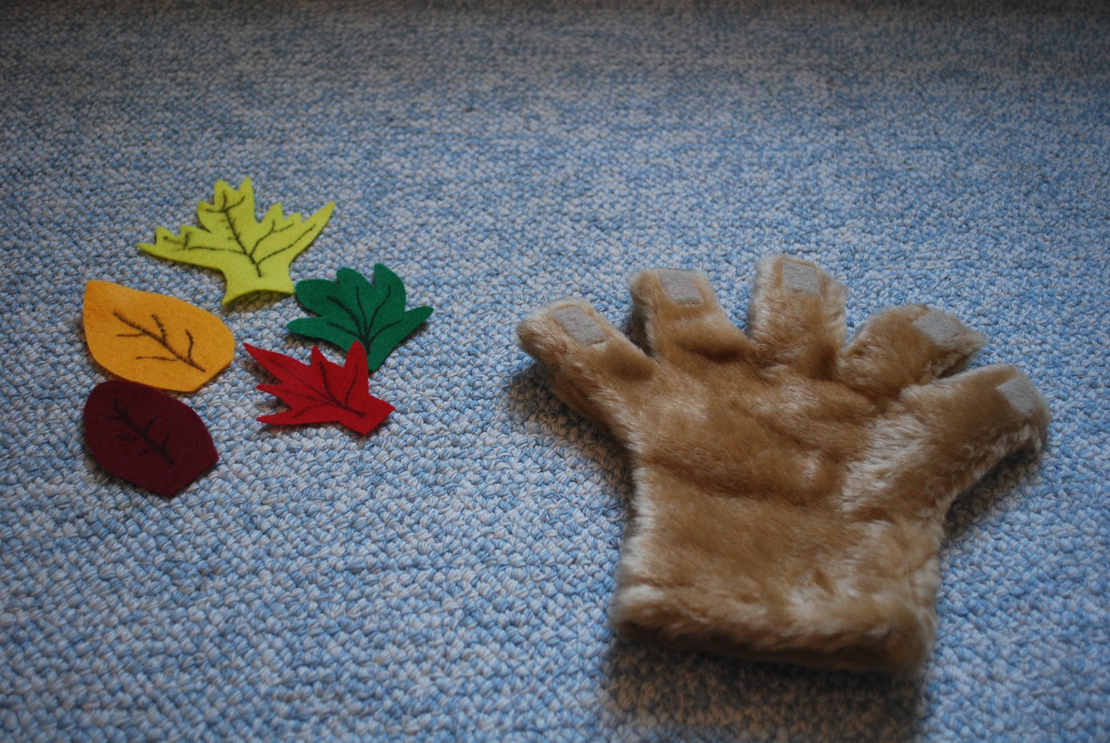 5 Little Leaves Puppet