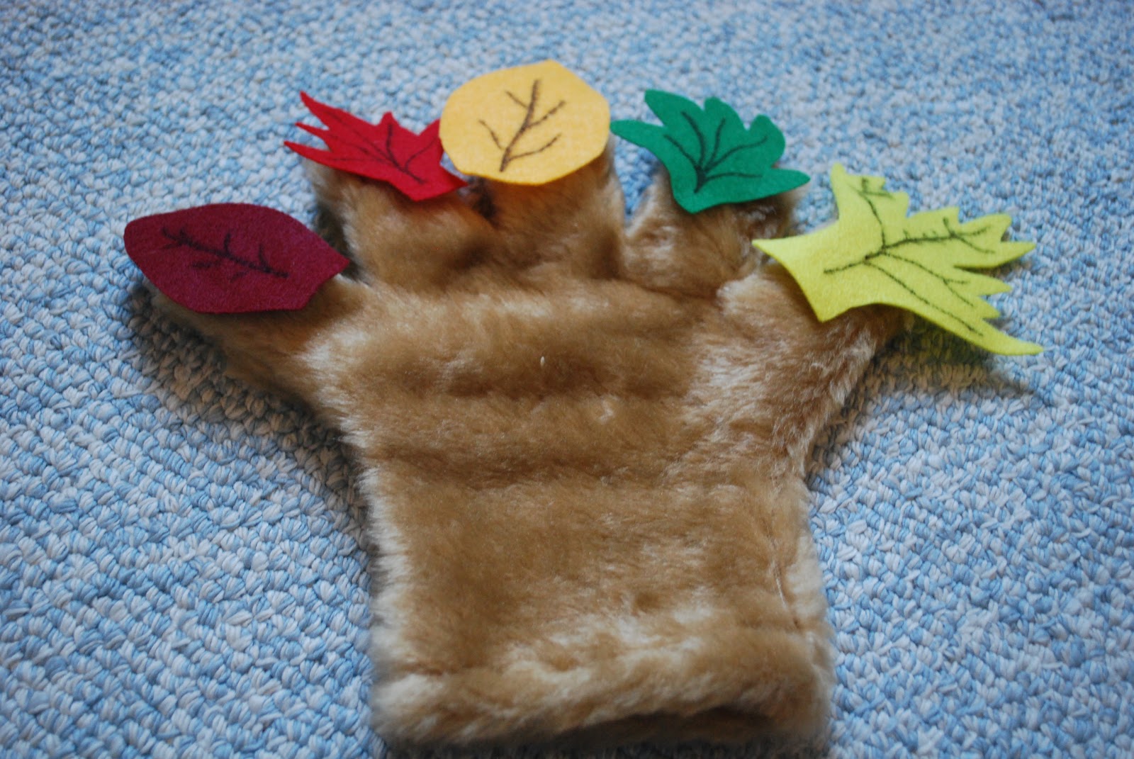 5 Little Leaves Puppet