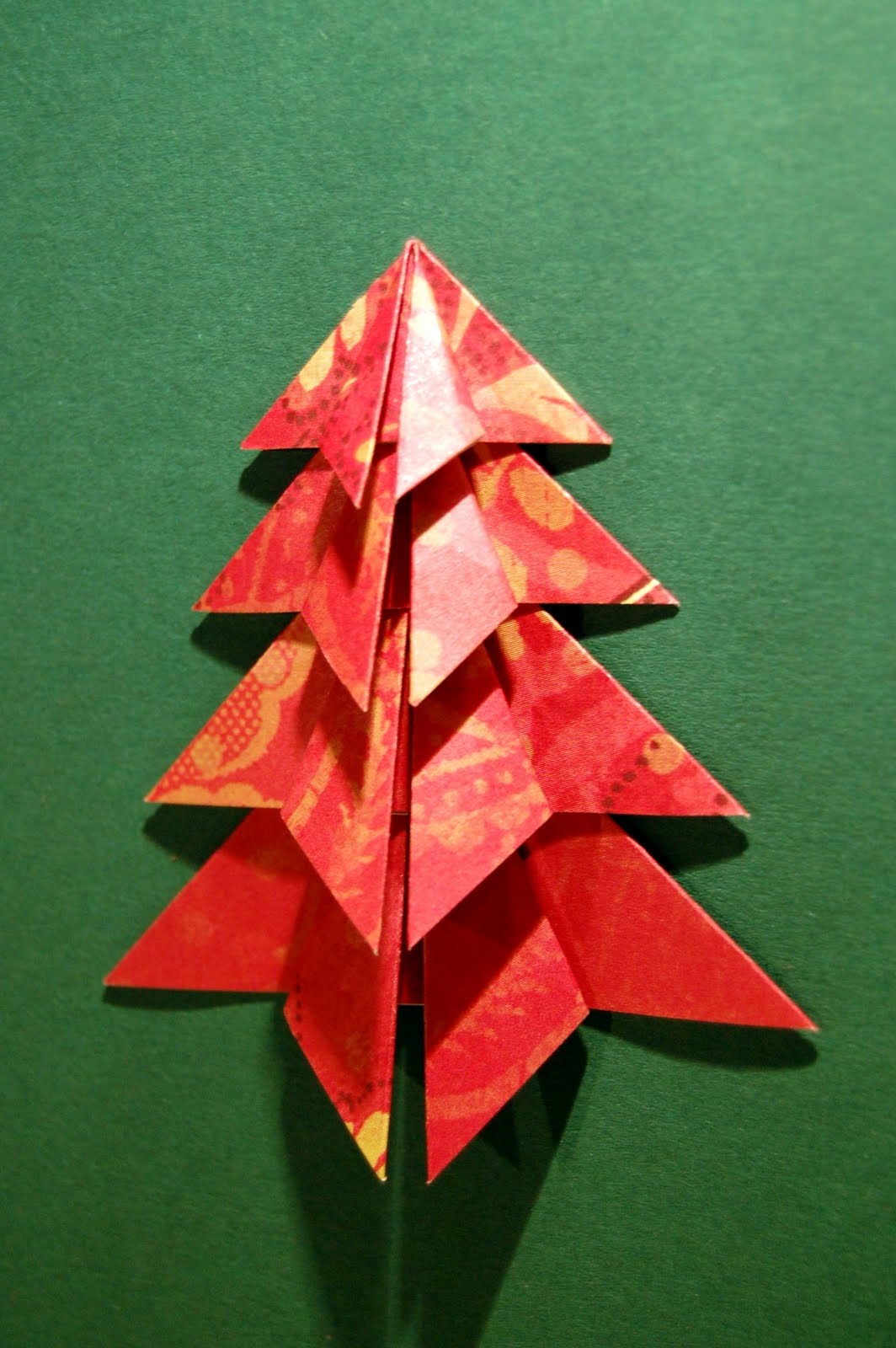 Nikerdamised: Origami kuusk