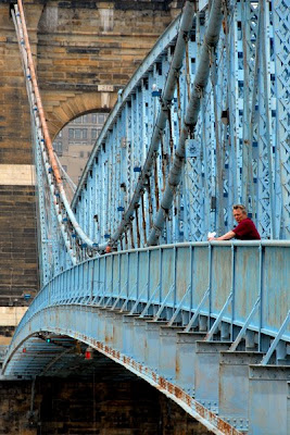 On Location With Rick Lee: Walking The Old Cincinnati Bridge