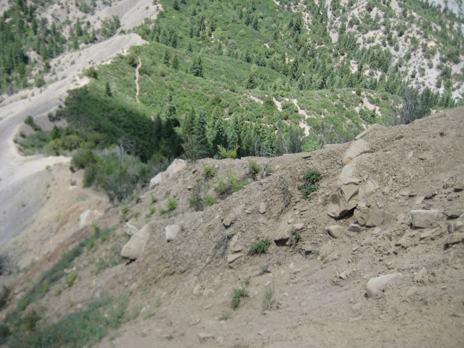 Losing The Up-To-Up-To-Side-To-Side Ropes: Hike to Hogsback...