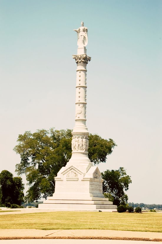 Show Us The World: Yorktown Victory Monument
