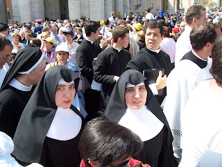 ORBIS CATHOLICVS: Cheerful Spanish nuns...