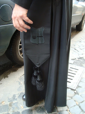 ORBIS CATHOLICVS: Catholic custom: the clerical fascia...