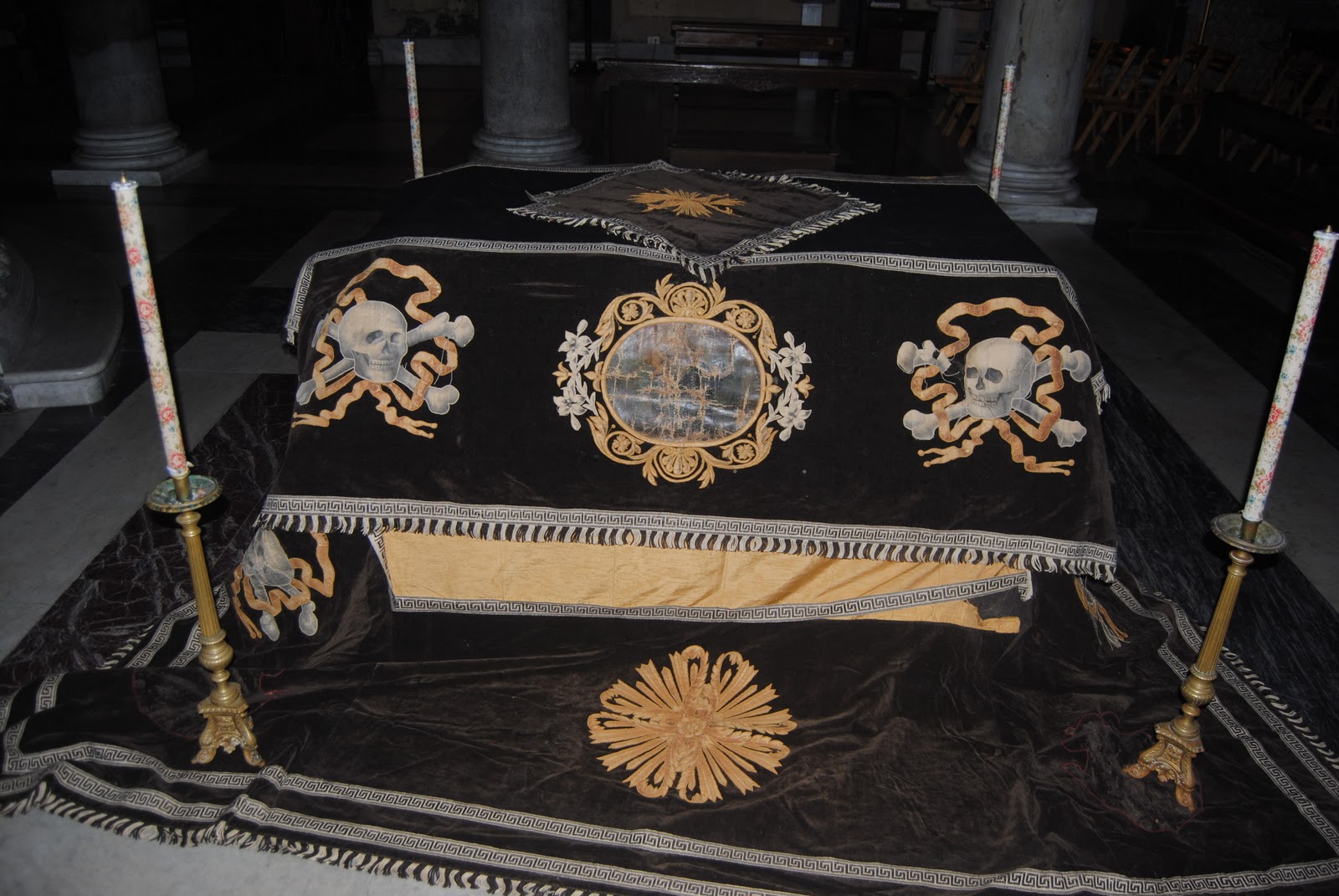 Orbis Catholicus Secundus: Catholic Culture: What a Catafalque Looks Like