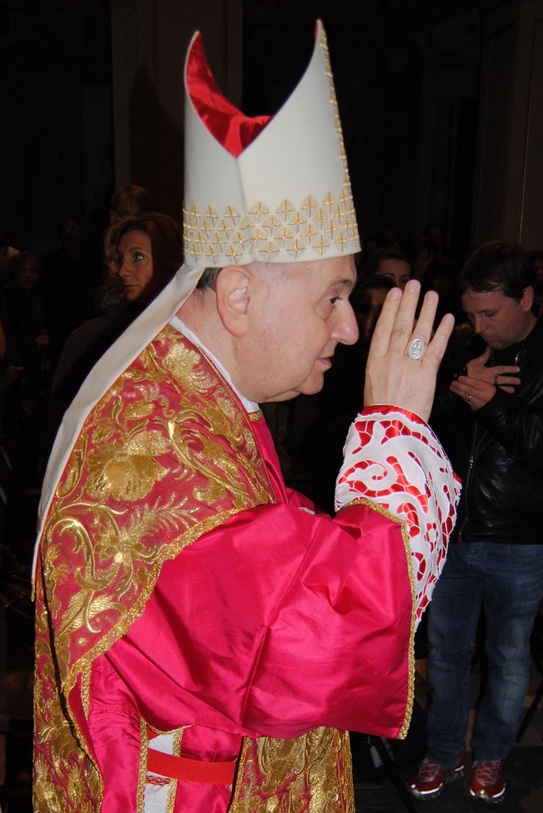 Orbis Catholicus Secundus: Angelo Cardinal Comastri
