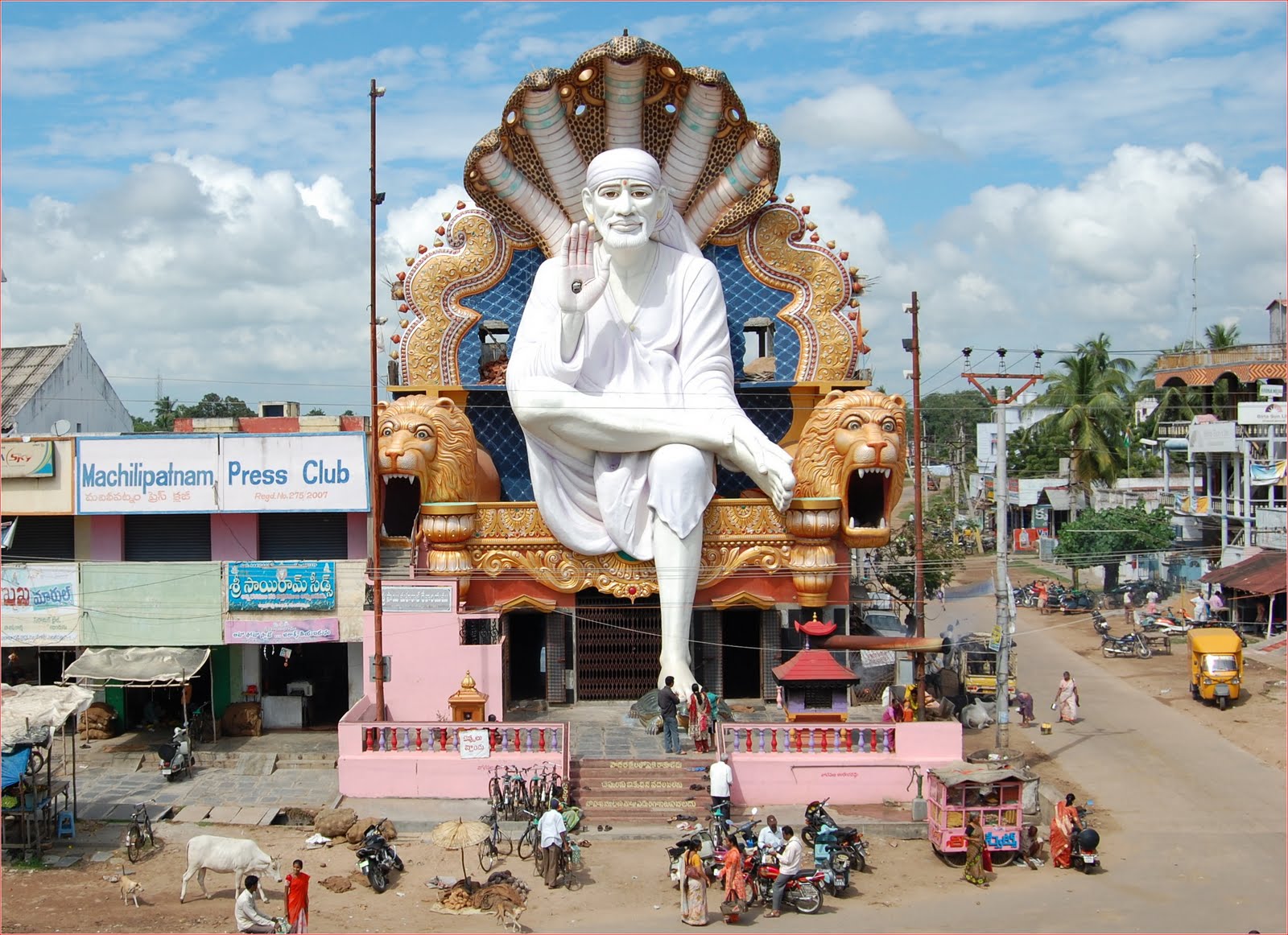 Sai Wallpaper: World's largest Statue of Sai Baba at Machlipatnam ...