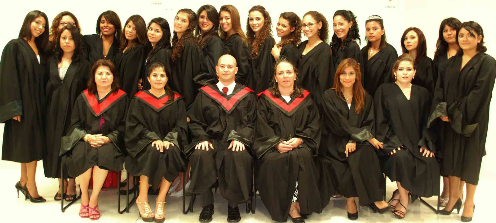 UNID CANCÚN: Se gradúa la generación 2007-2010 Bachillerato UNID