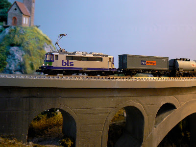 New Interior Design Style: Locomotive Roster: BLS Class 420; Minitrix 12781