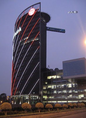 ARQUITECTURA MUSICAL: Edificio Interbank (Lima - Perú)