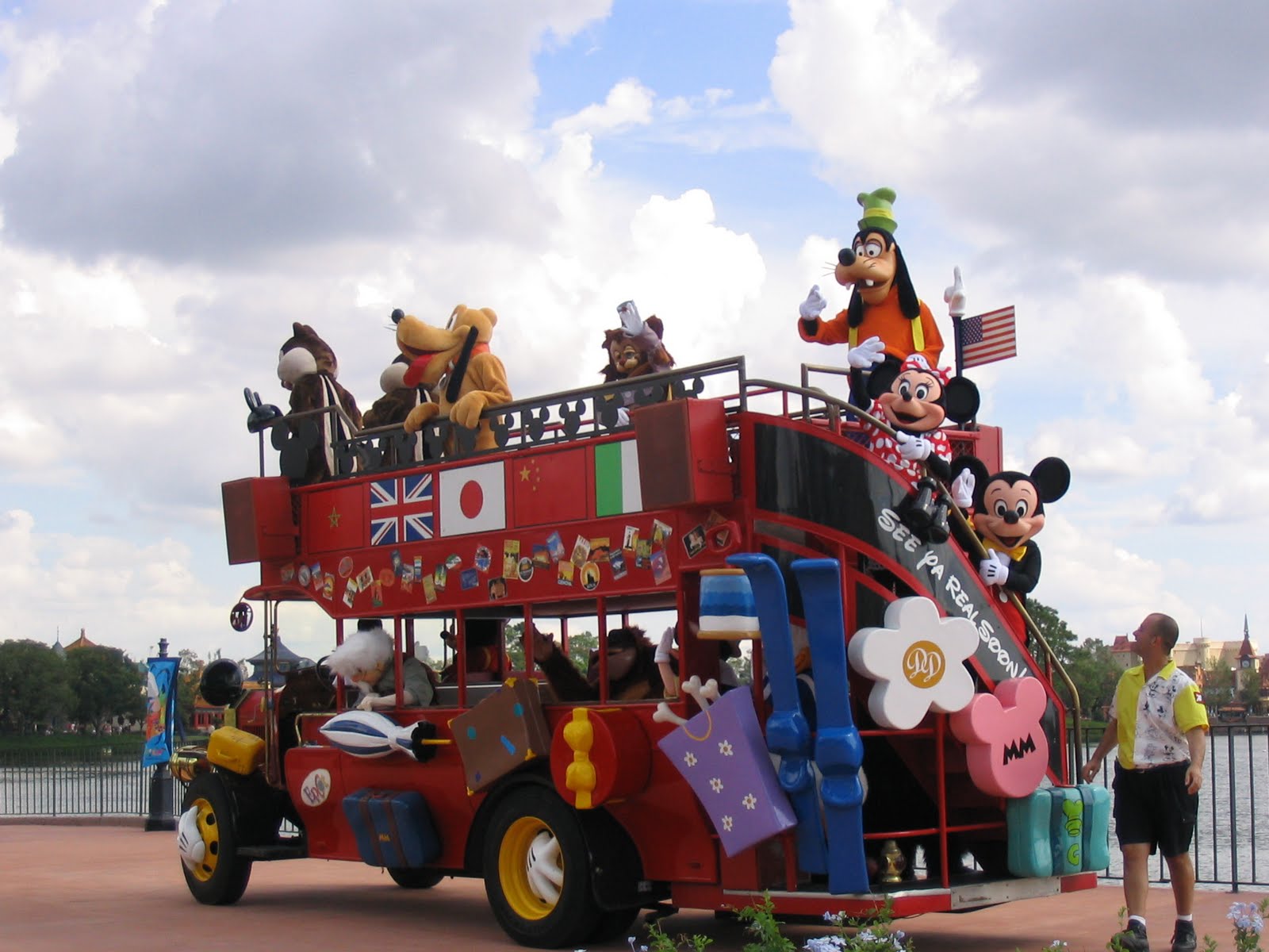 A Look Back: Epcot - The Disney Characters On Holiday! | Disney World ...