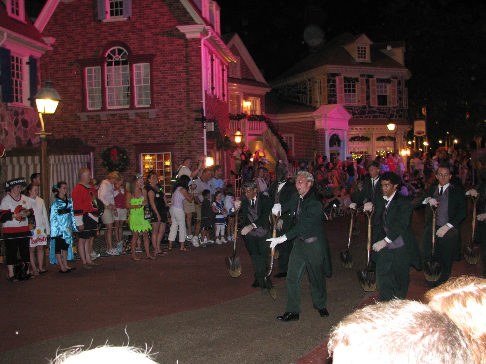Disney World Halloween Tradition: Mickey's "Boo To You" Halloween ...