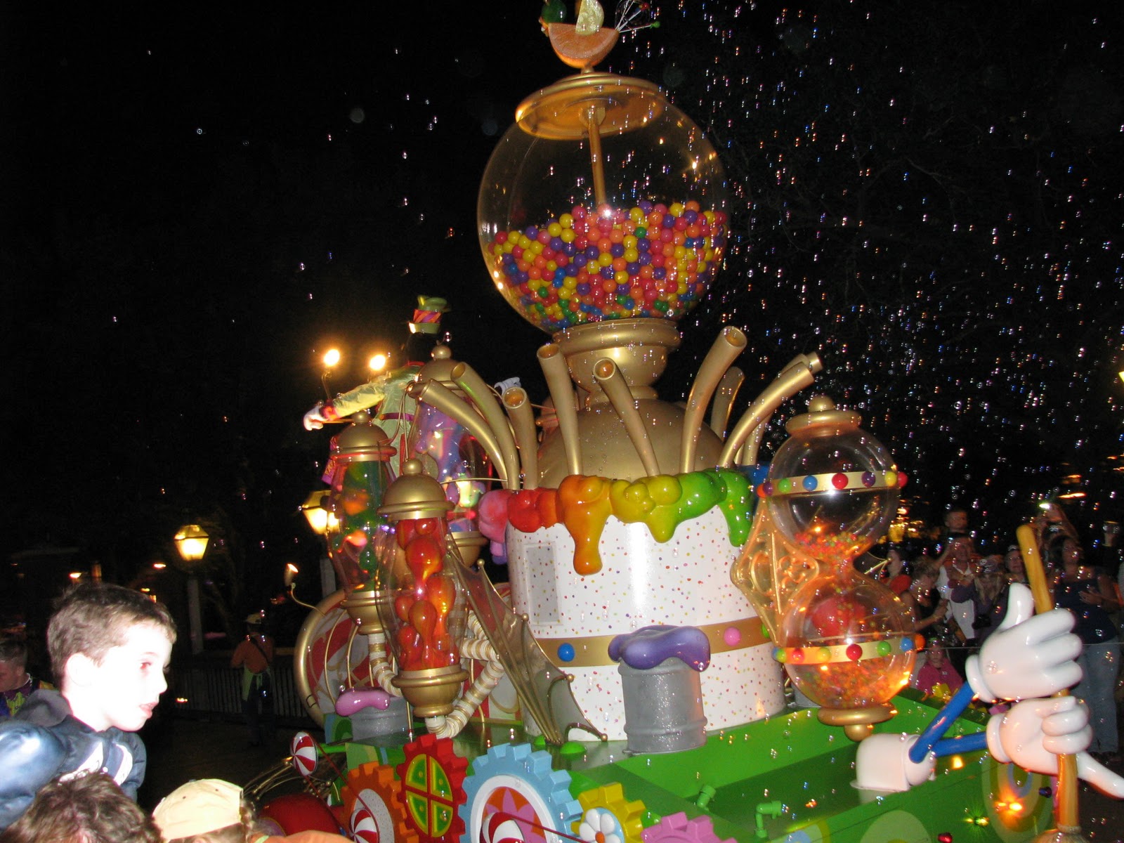 Disney World Halloween Tradition: Mickey's "Boo To You" Halloween ...