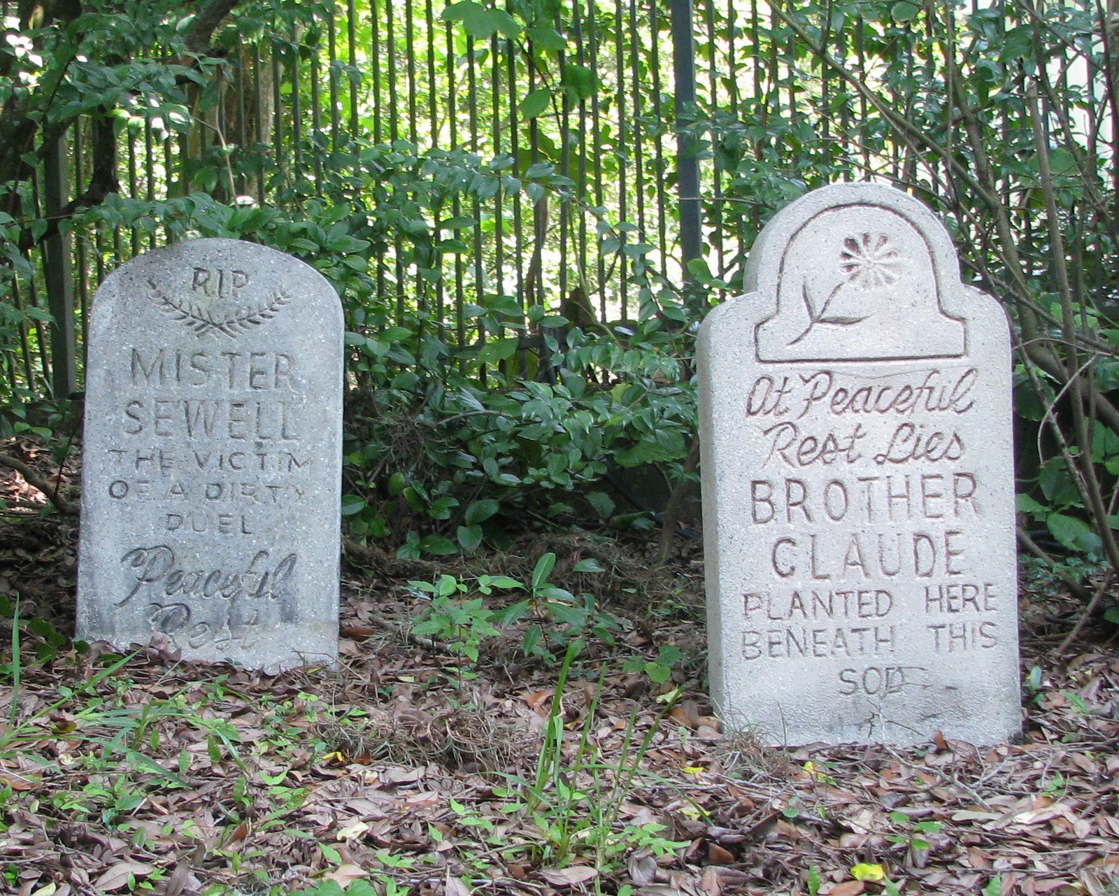 Disney World's Haunted Mansion Tombstone Secrets | Disney World Blog ...