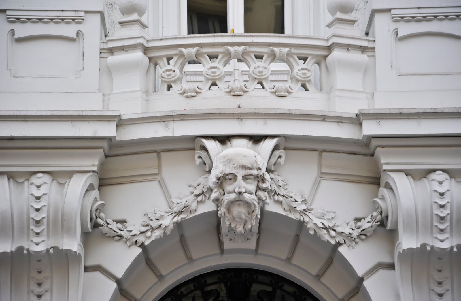 Tom's Roaming Shutter: Vienna's Porzellangasse (Porcellan Street)