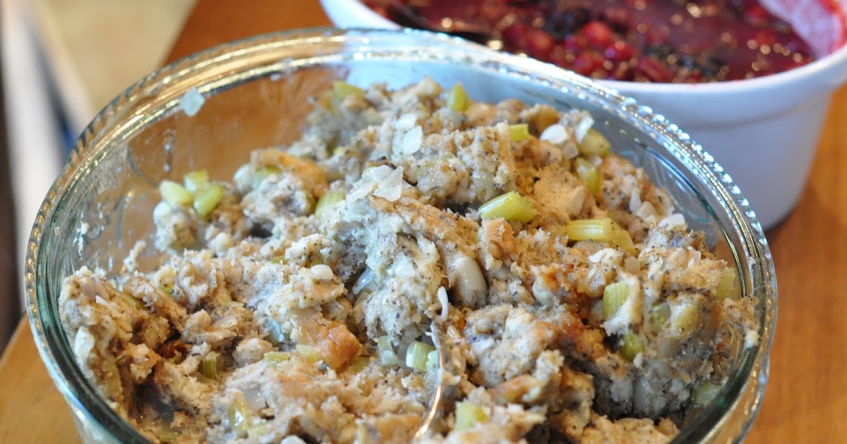 Dining Well: Thanksgiving's Greatest Hits - White Bread Stuffing