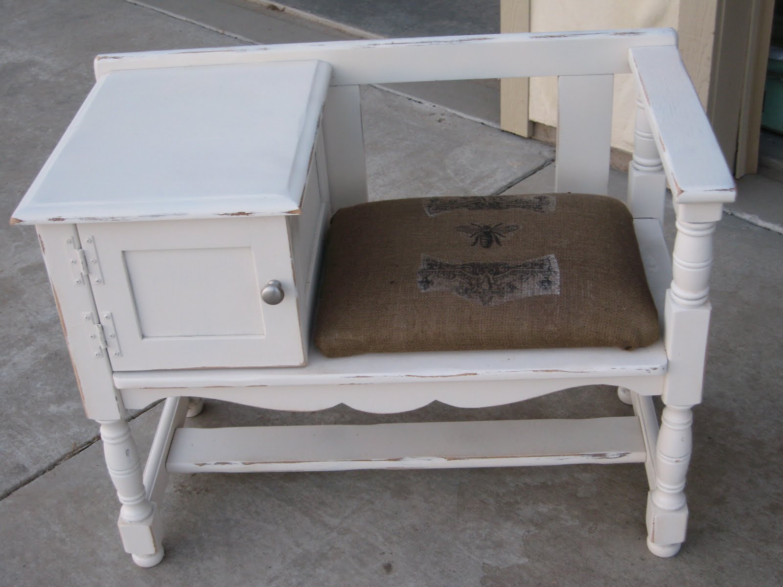 Starview Sonnet: Telephone Bench Makeover