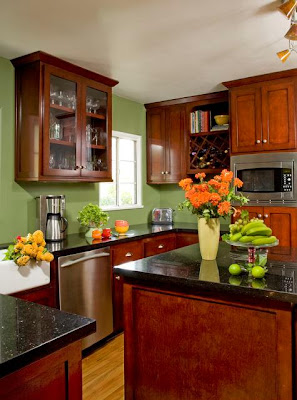 Fifi Flowers: In Fifi's Kitchen...