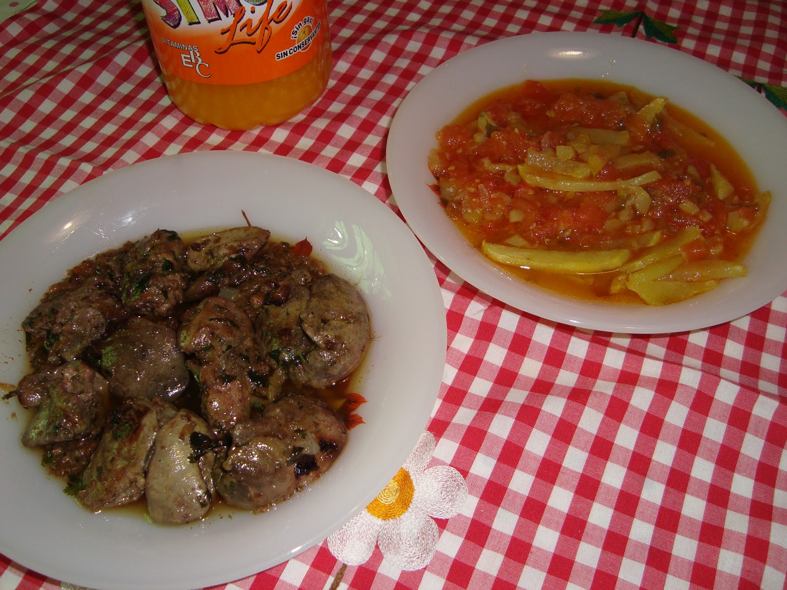 COMIDAS Y POSTRES: ### MENUDILLO DE POLLO ### ##### EN SALSA