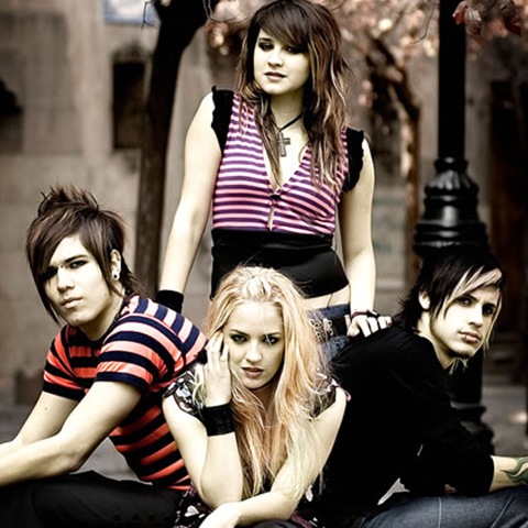 jovenes: COMO SE VISTEN LOS DARK