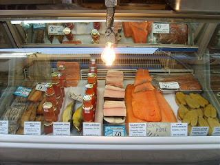 Liman Konukevi ve Tunç Balık Restaurant: Tunç Balık Market