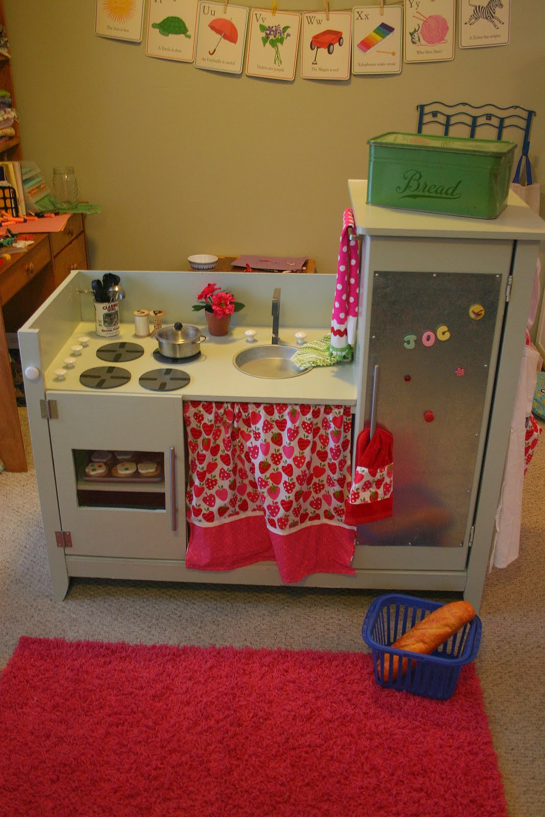 Bonne Nouvelle: Repurposed dream Play Kitchen--ABRIDGED