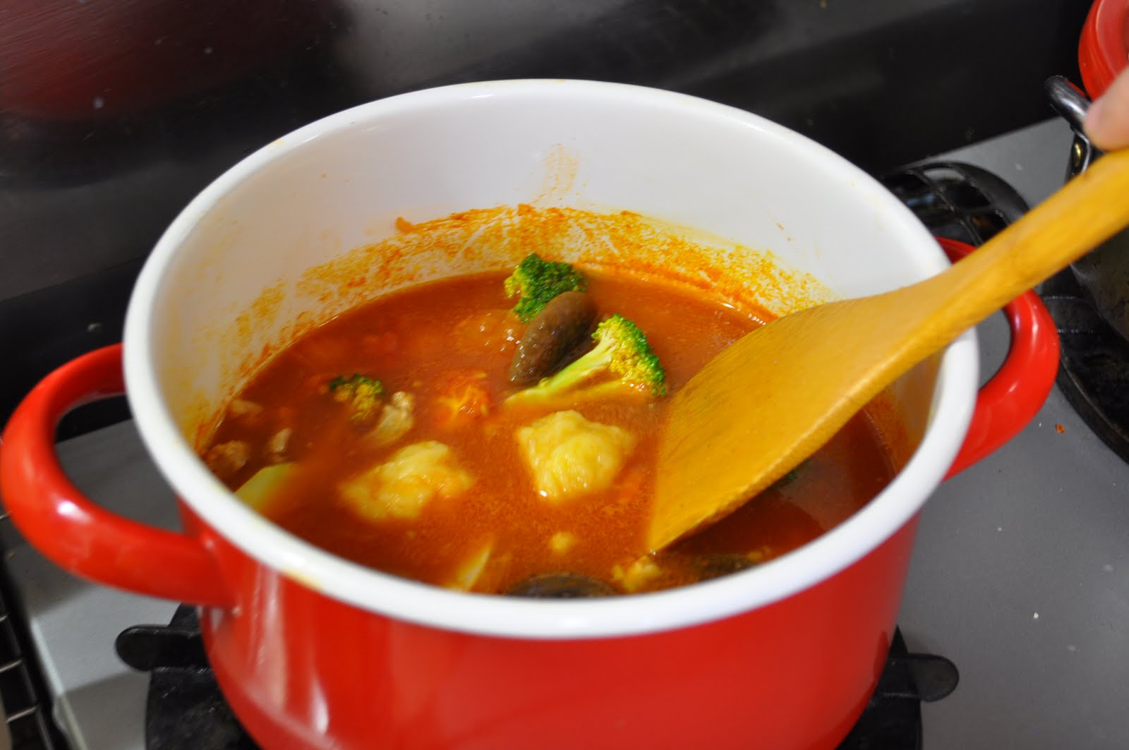 Bobby Judo Plays With Food