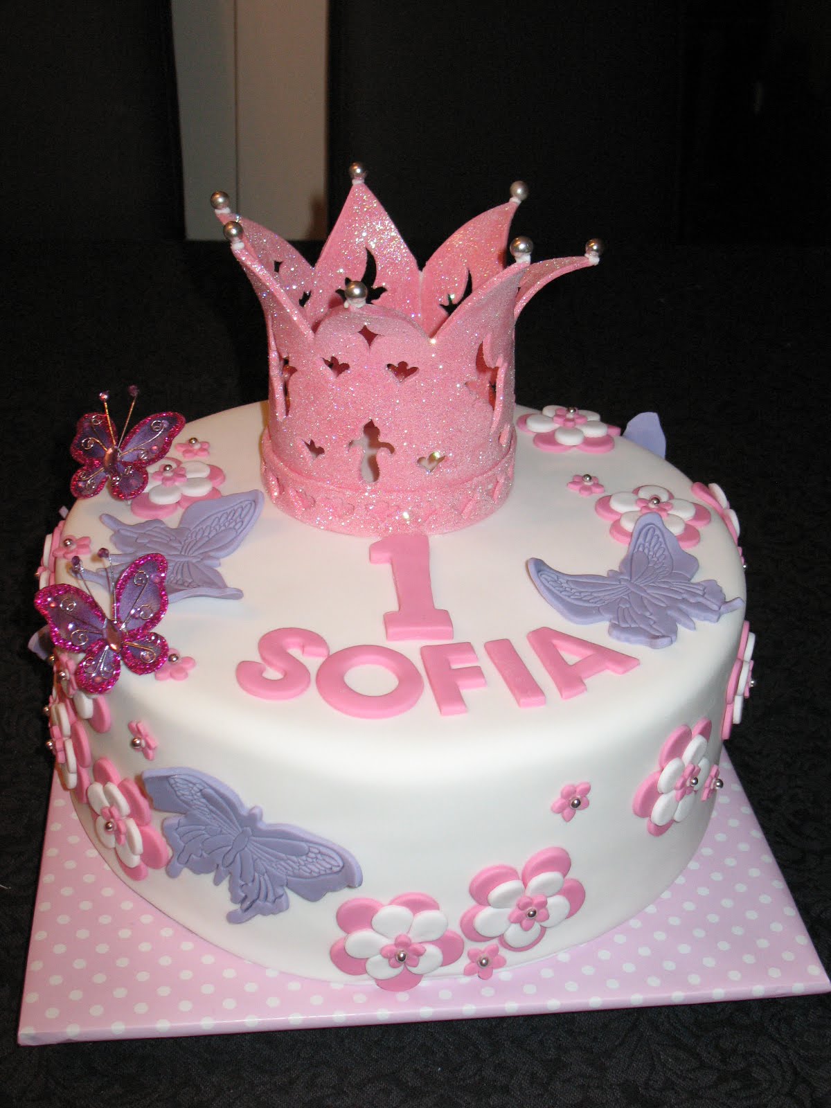 Sandy's Cakes: Sofia is 1