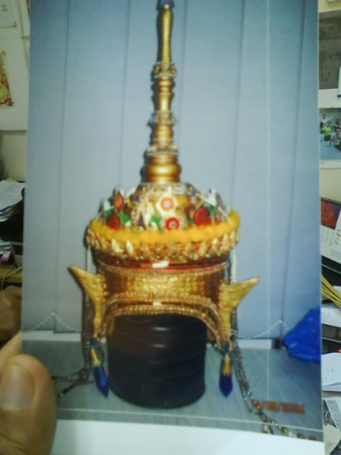 the menora: BUSANA DAN PROPS