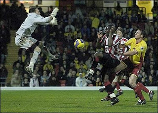 WALLAPAPER and ANIMATION: Scared Football Players