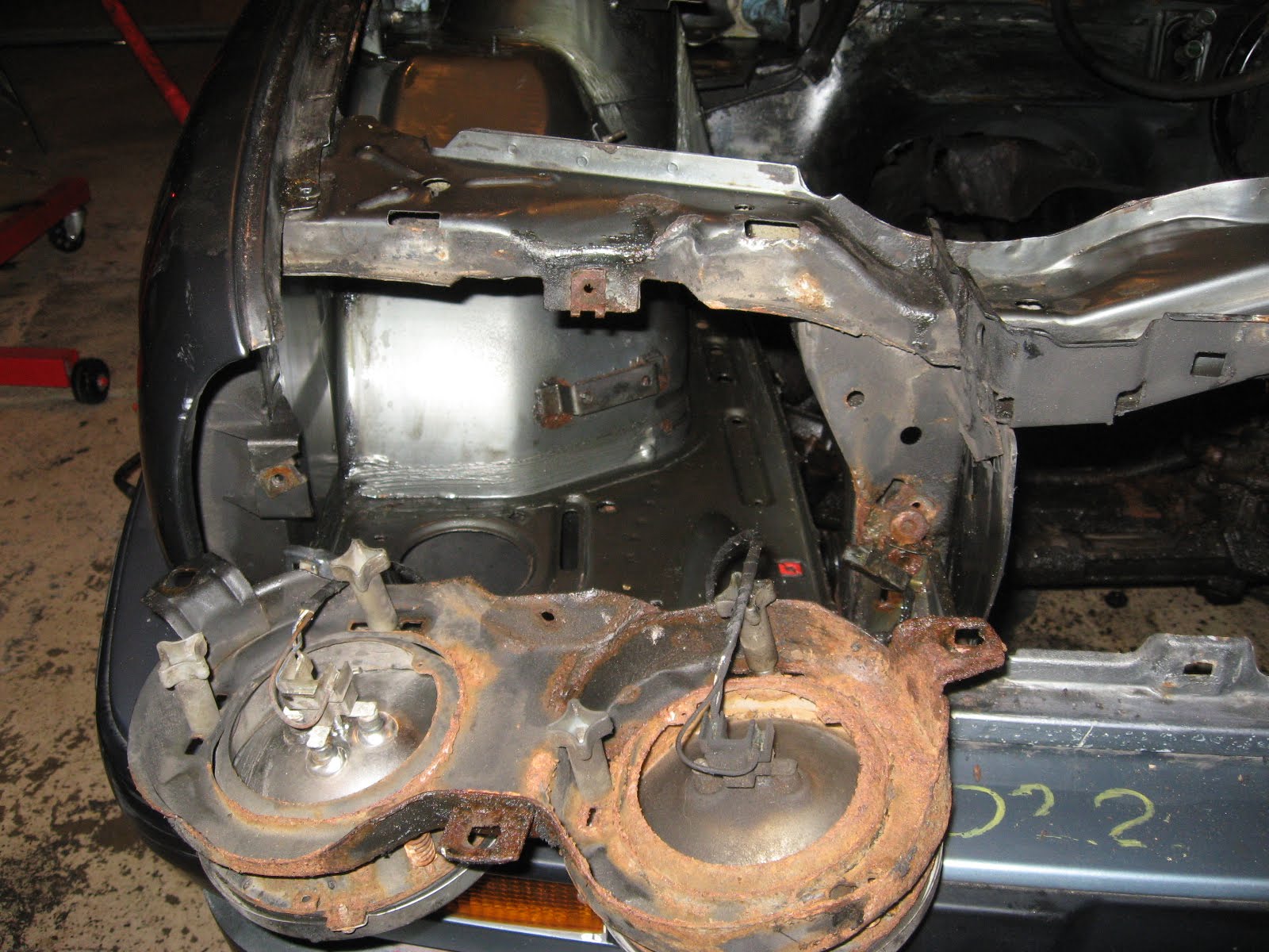 MY PROJECT 1987 BMW 325IS (E30): Engine bay cleaning has begun...