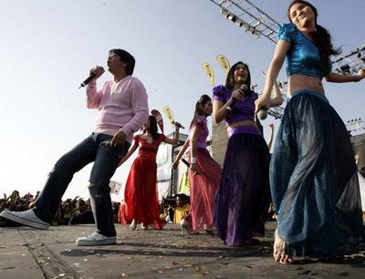 Wowowee in Dubai - UAE Pics