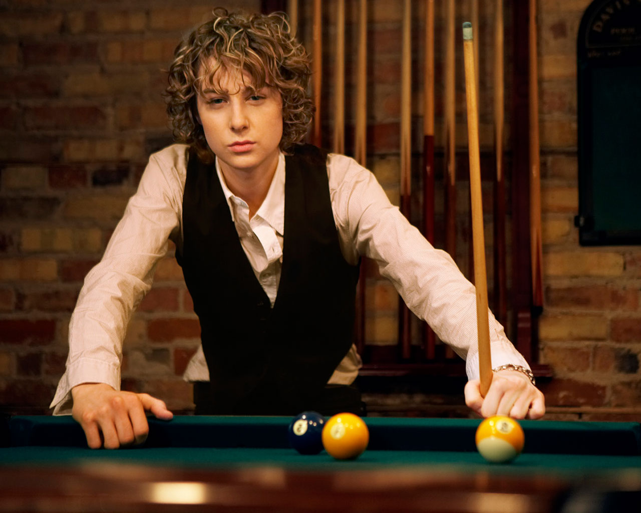 IdolPhenomena: Idols Around The World - Kalan Porter