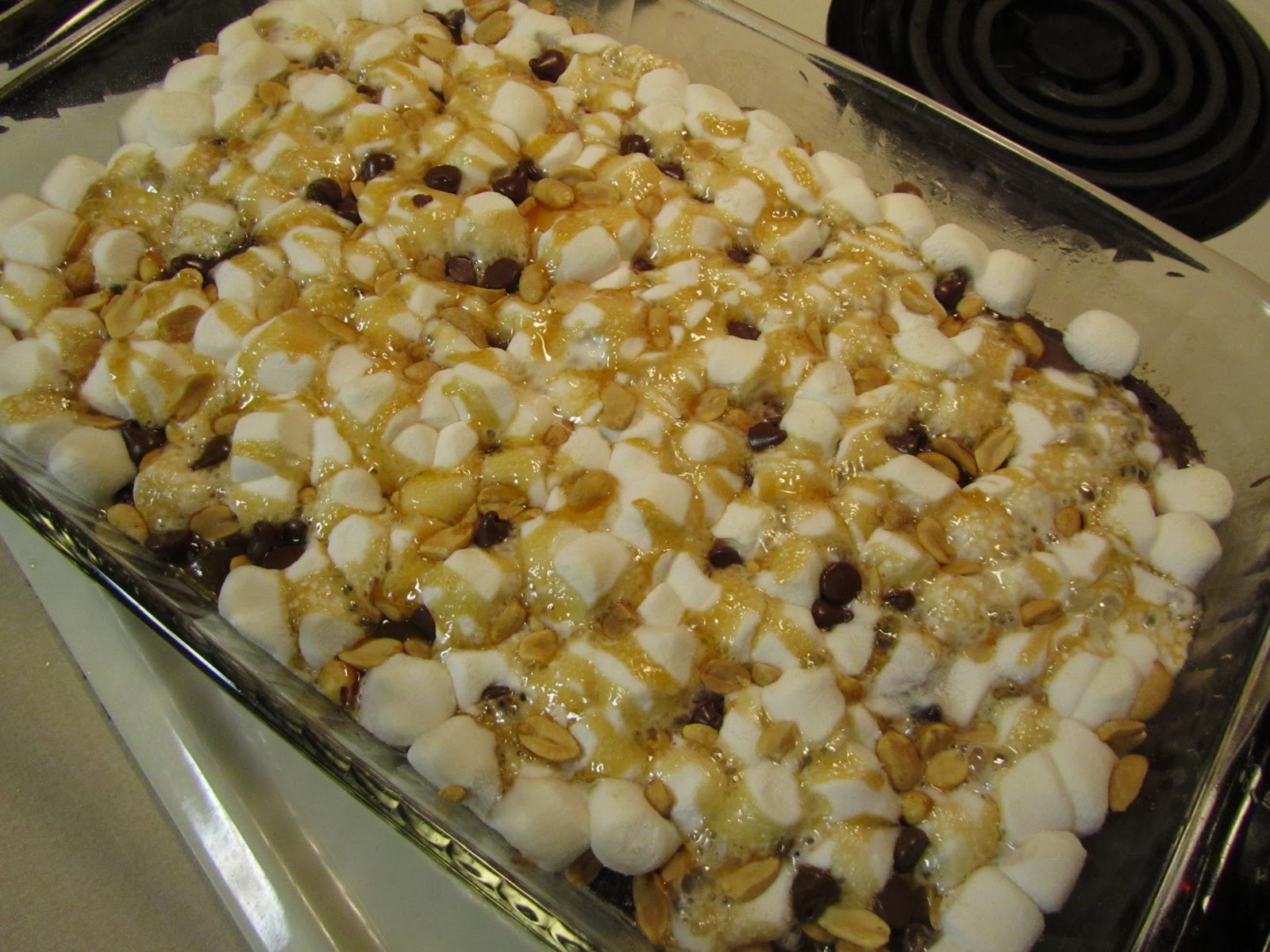 Twelve Crafts Till Christmas: feed-me friday: smorelicious brownies