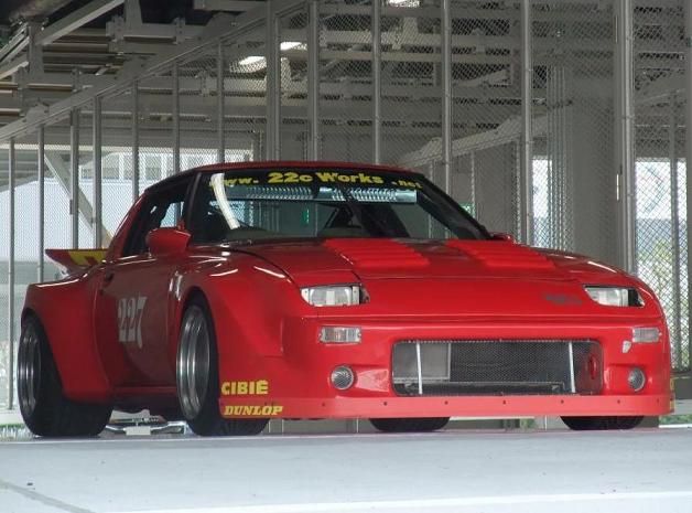 Retro Spirit - Old Car Style: Mazda SA22C RX7